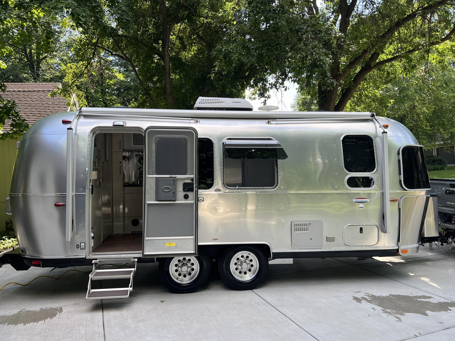 2018 AIRSTREAM INTERNATIONAL SERENITY 23FB - Good Sam RV Rentals