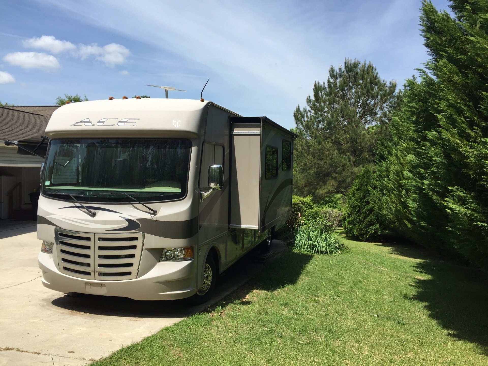 2014 THOR MOTOR COACH ACE 30.2 - Good Sam RV Rentals