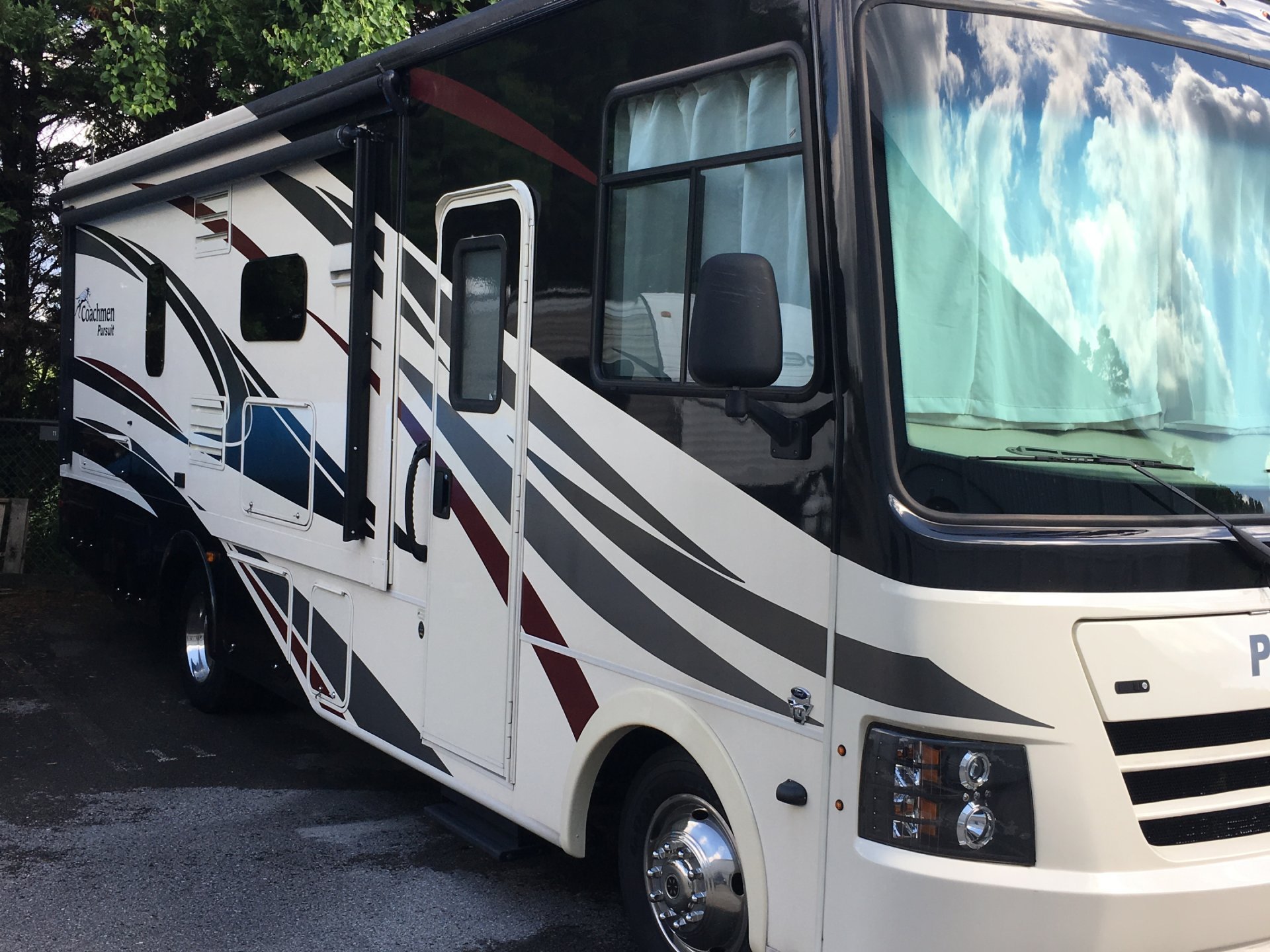 2017 Forest River Coachman Pursuit Coachmen - Good Sam RV Rentals