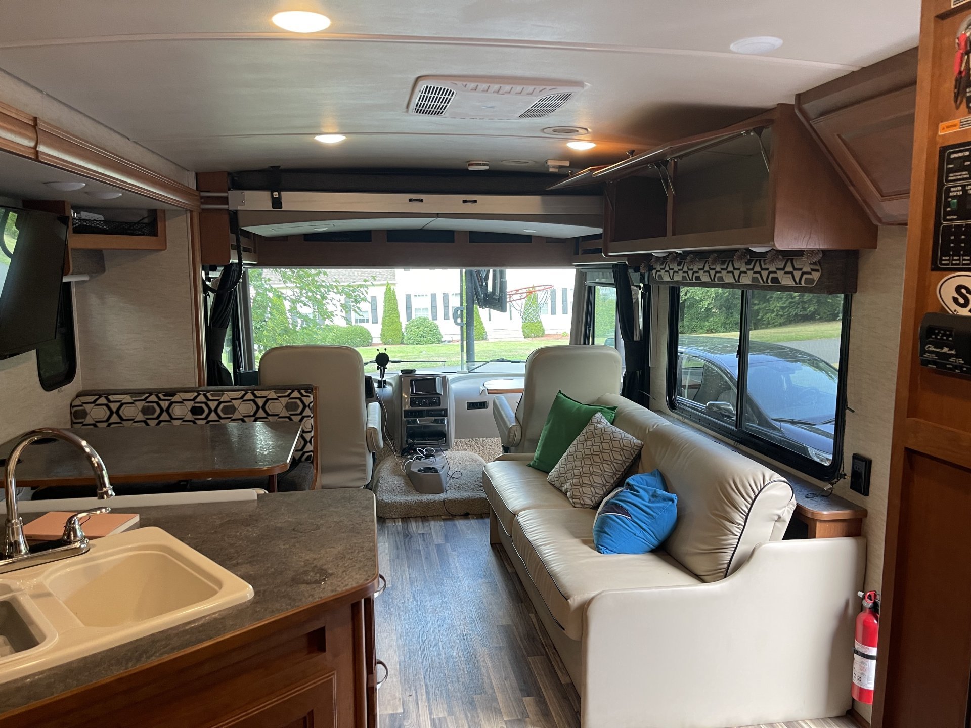 2017 WINNEBAGO VISTA 31BE Good Sam RV Rentals