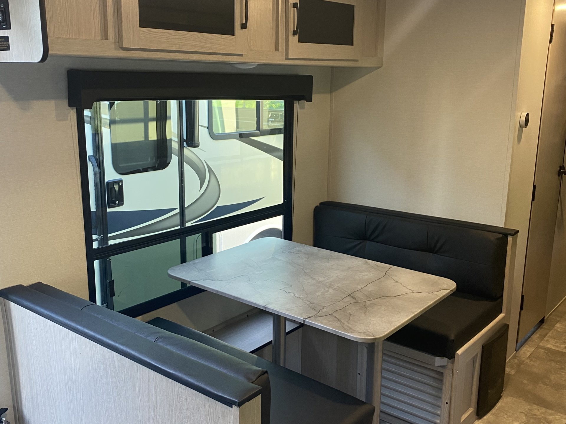 2022 COACHMEN APEX 300BHS - Good Sam RV Rentals